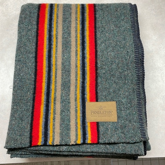 Pendleton | Bedding | Pendleton Yakima Camp Blanket | Poshmark